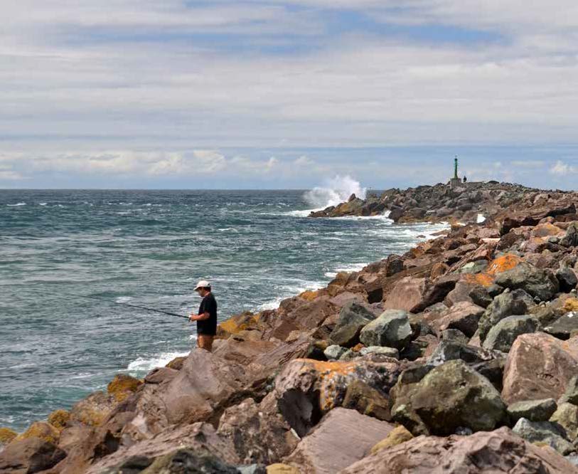 Fishing the Rocks – Oregon Coast Magazine