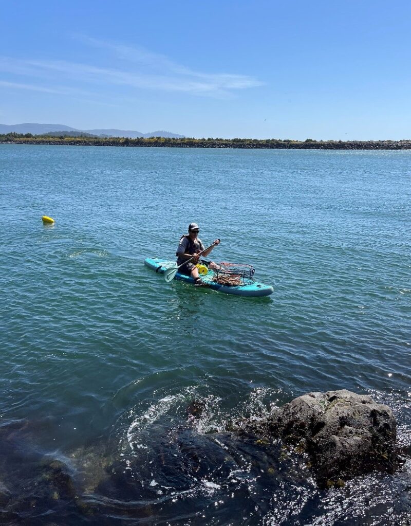How-To Guide to Crabbing from a Paddleboard – Oregon Coast Magazine